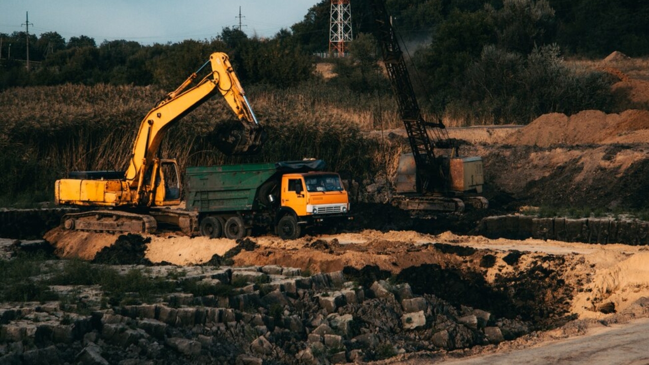 Demolition vs. Deconstruction: Key Differences Explained