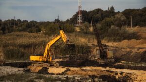 Demolition vs. Deconstruction: Key Differences Explained